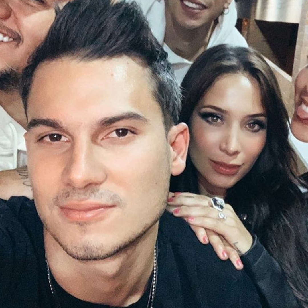 Captan a Luisa Fernanda W y Pipe Bueno besándose ¡Míralos! - E! Online ... Captan a Luisa Fernanda W y Pipe Bueno besándose ¡Míralos! - E! Online ...